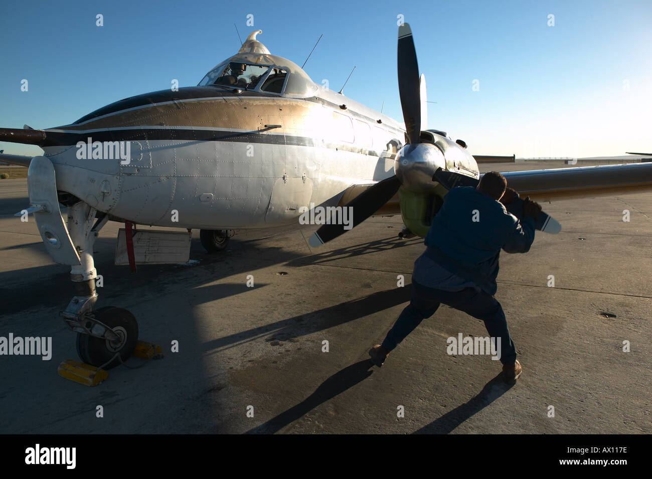 One propeller on new hi-res stock photography and images - Alamy