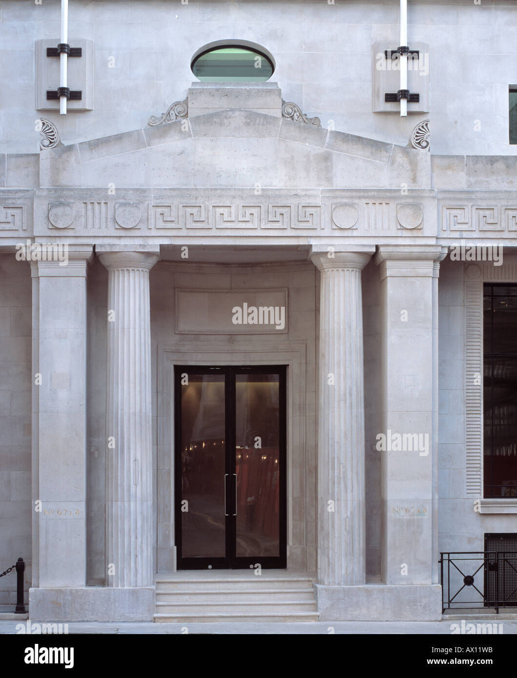 Token house yard hi-res stock photography and images - Alamy