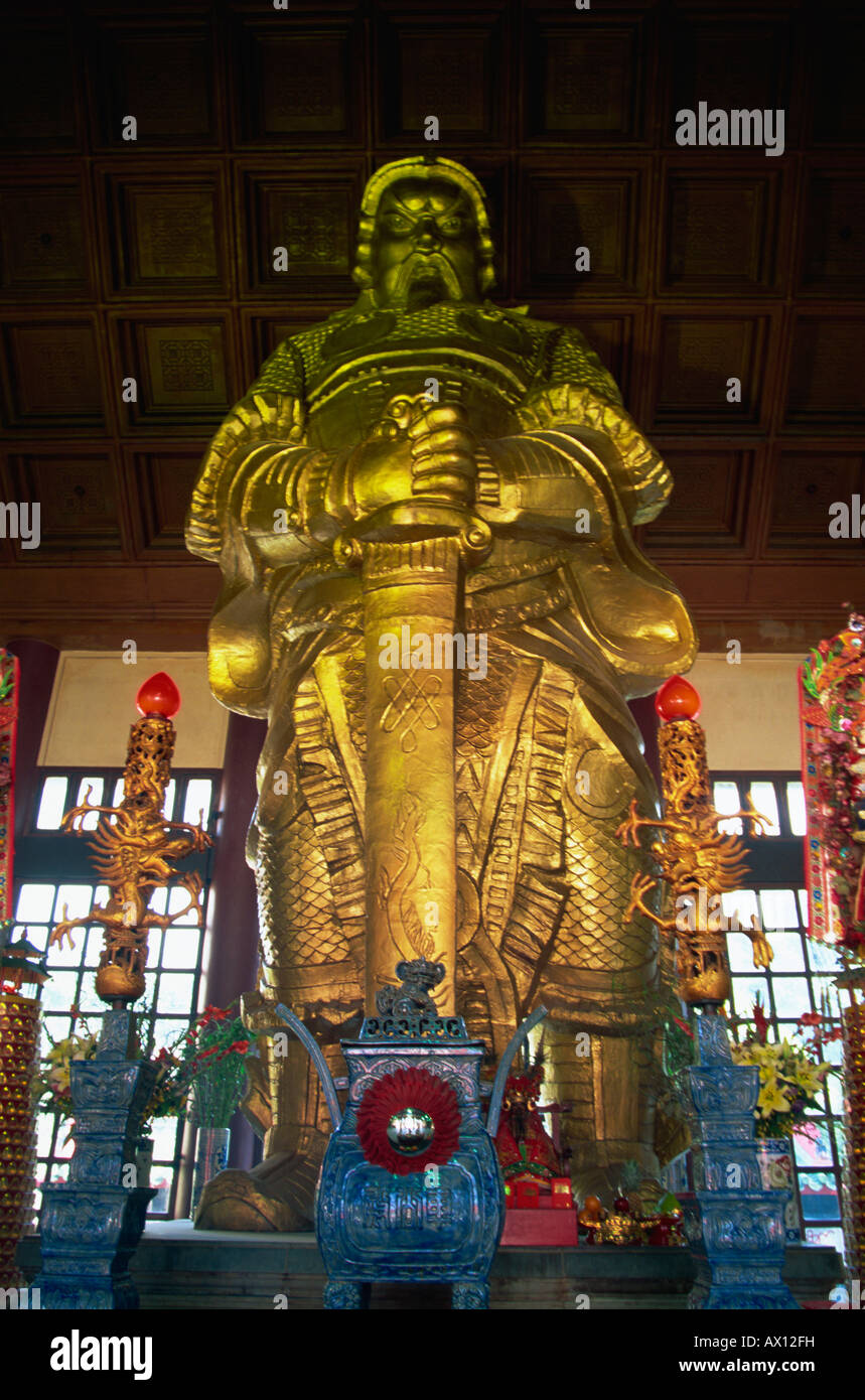 China, Hong Kong, Kowloon, Sha Tin, Che Kung Temple, Statue of Che Kung ...