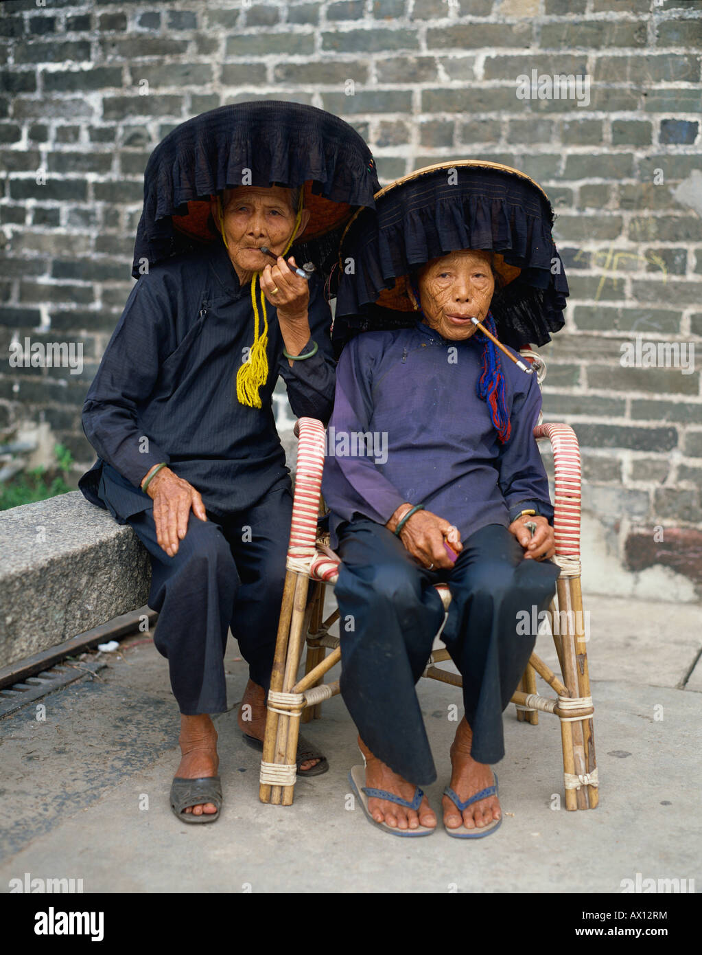 China, Hong Kong, New Territories, Hakka Woman at the Kam Tin Walled ...