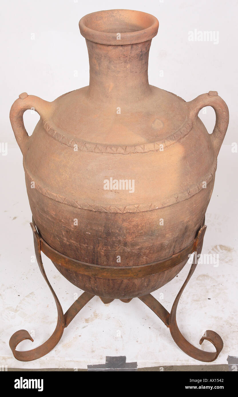 Beige pottery hi-res stock photography and images - Alamy