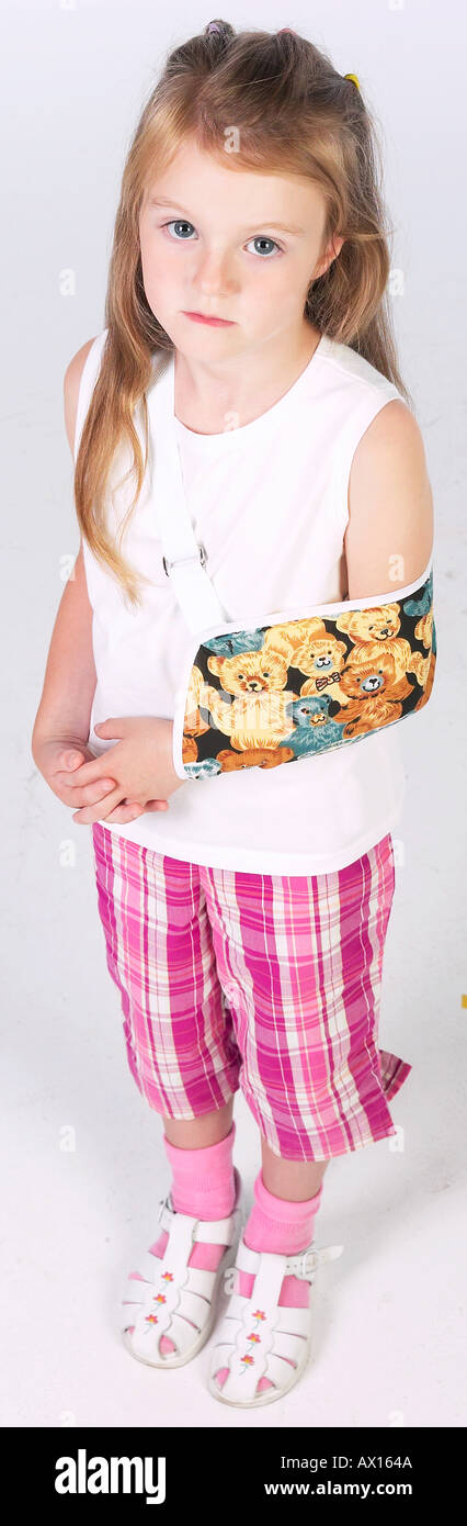 girl with broken arm BE 7 Stock Photo - Alamy