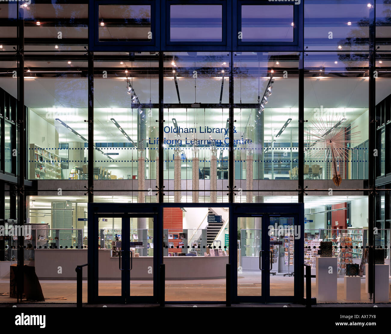 OLDHAM CENTRE FOR LEARNING, OLDHAM, UK Stock Photo - Alamy