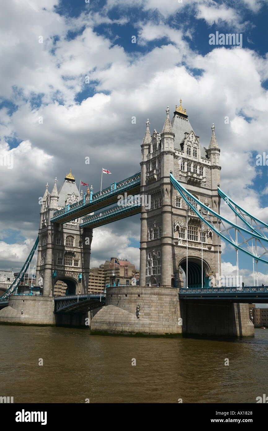 London bridge flag hi-res stock photography and images - Alamy
