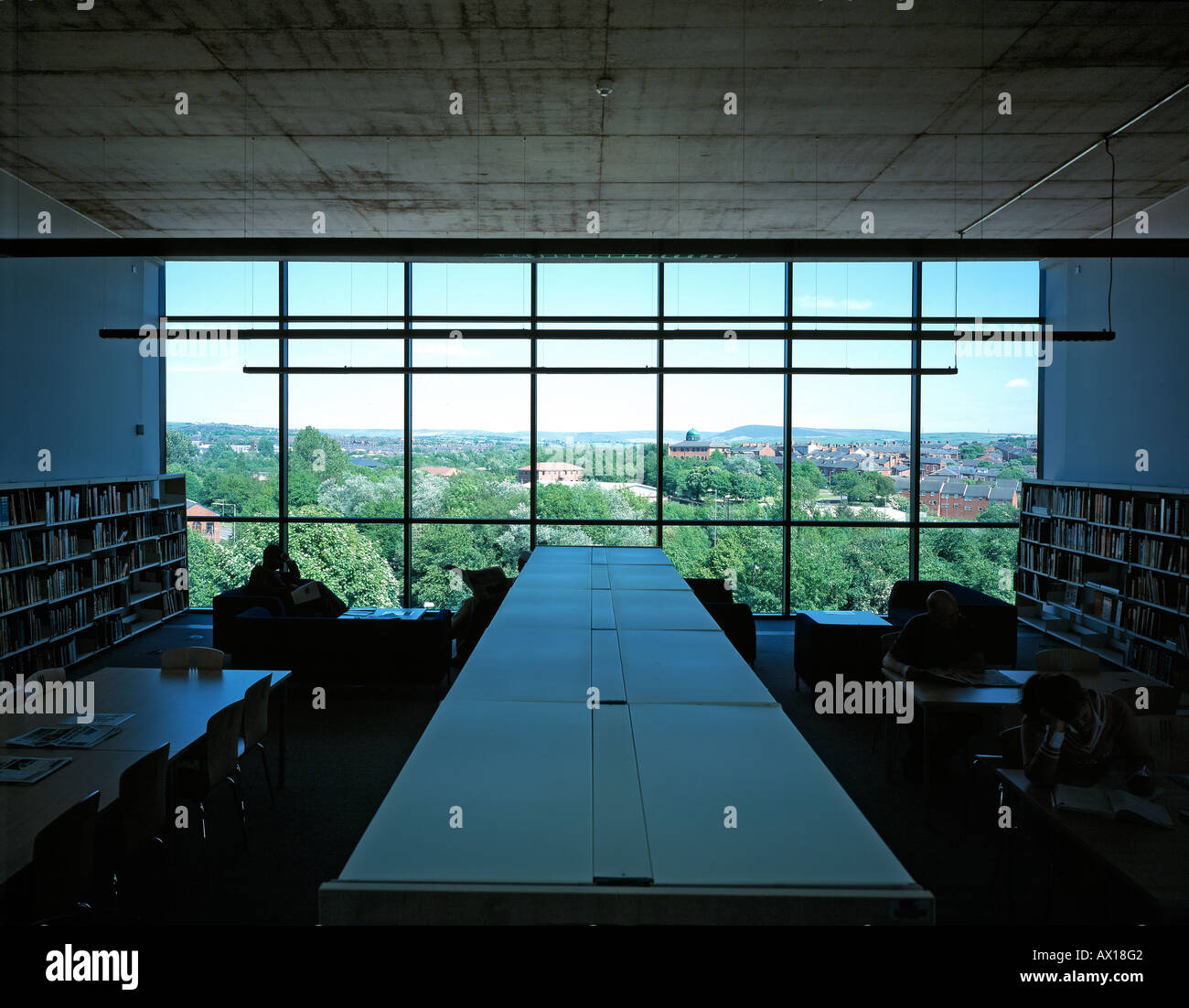 OLDHAM CENTRE FOR LEARNING, OLDHAM, UK Stock Photo - Alamy