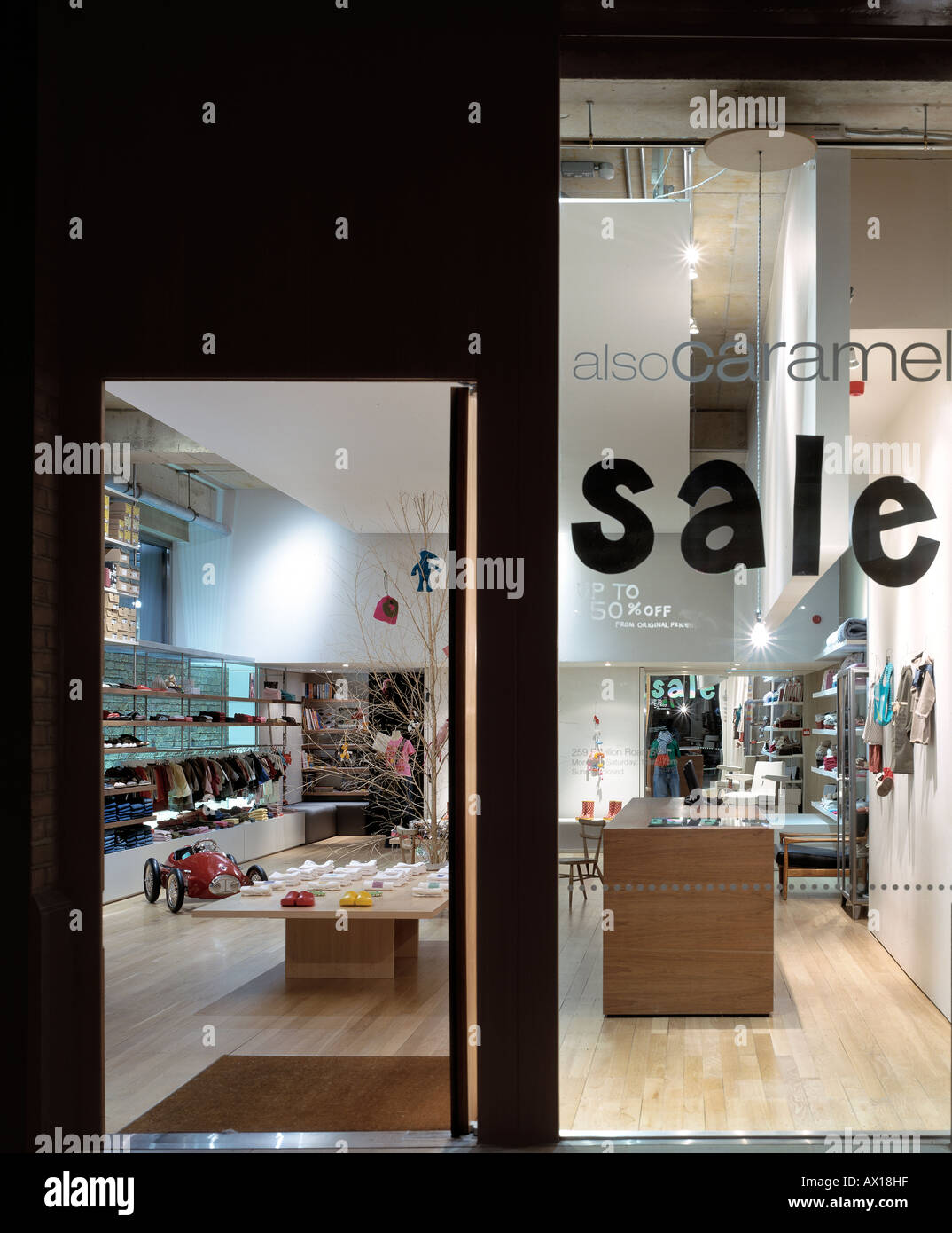 Merchandising store hi-res stock photography and images - Alamy