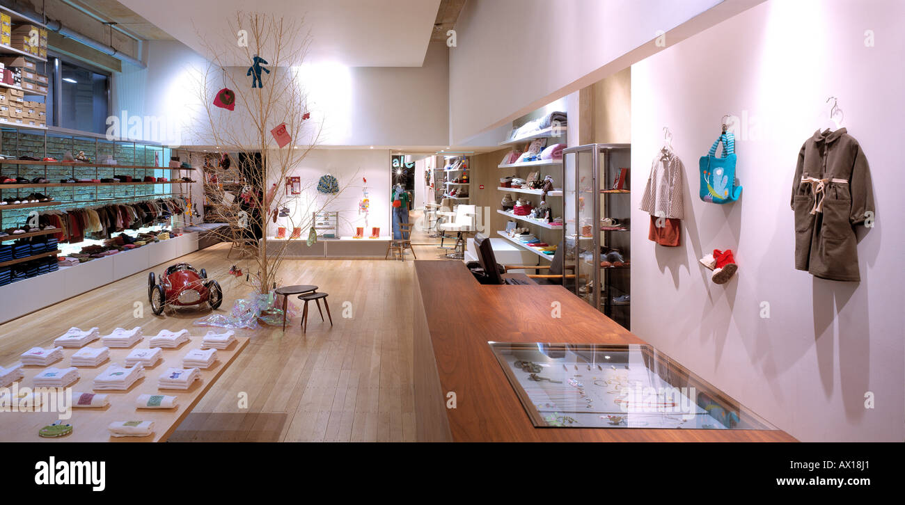 Double height rooms hi-res stock photography and images - Alamy