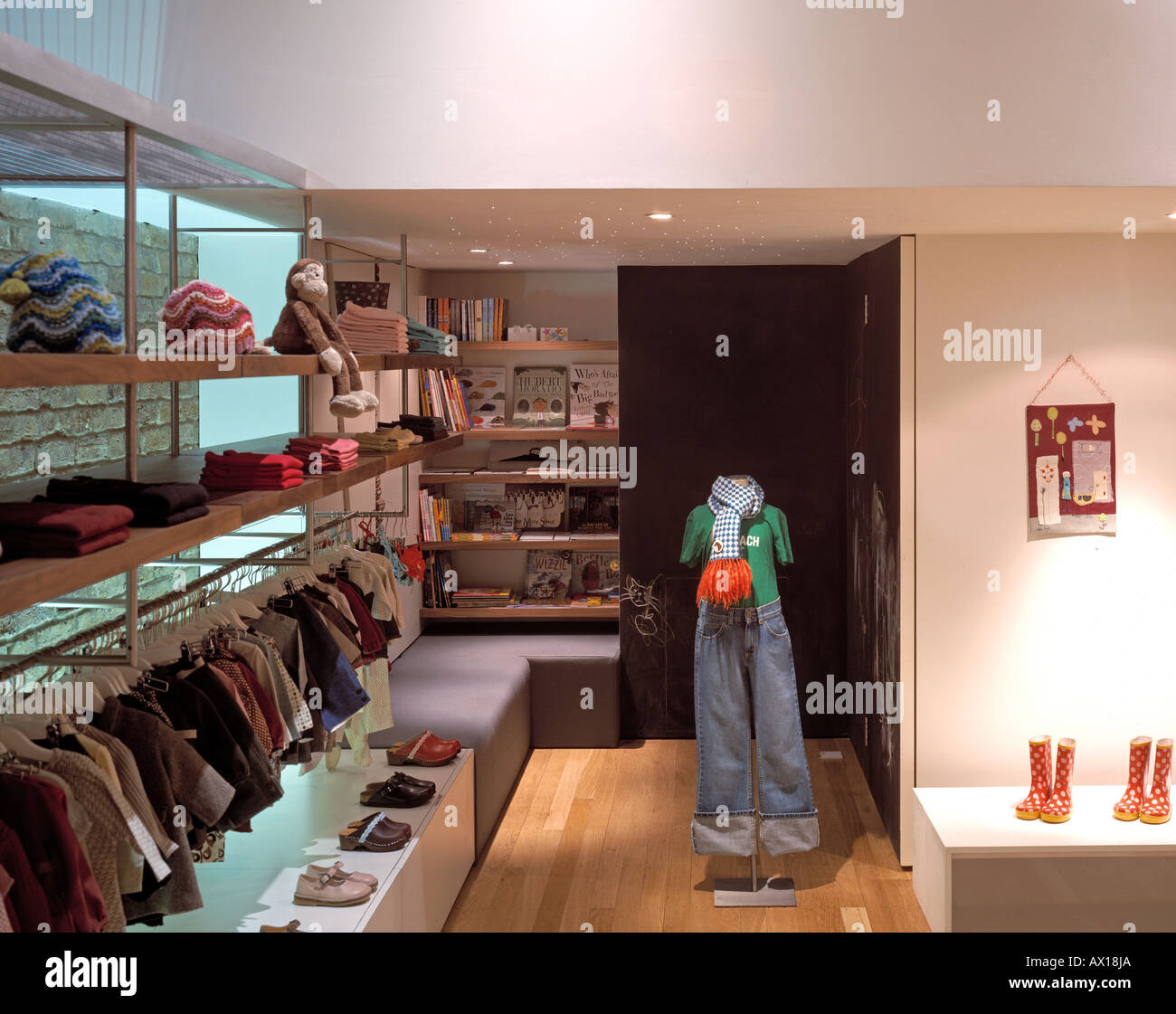 Retails goods hi-res stock photography and images - Alamy