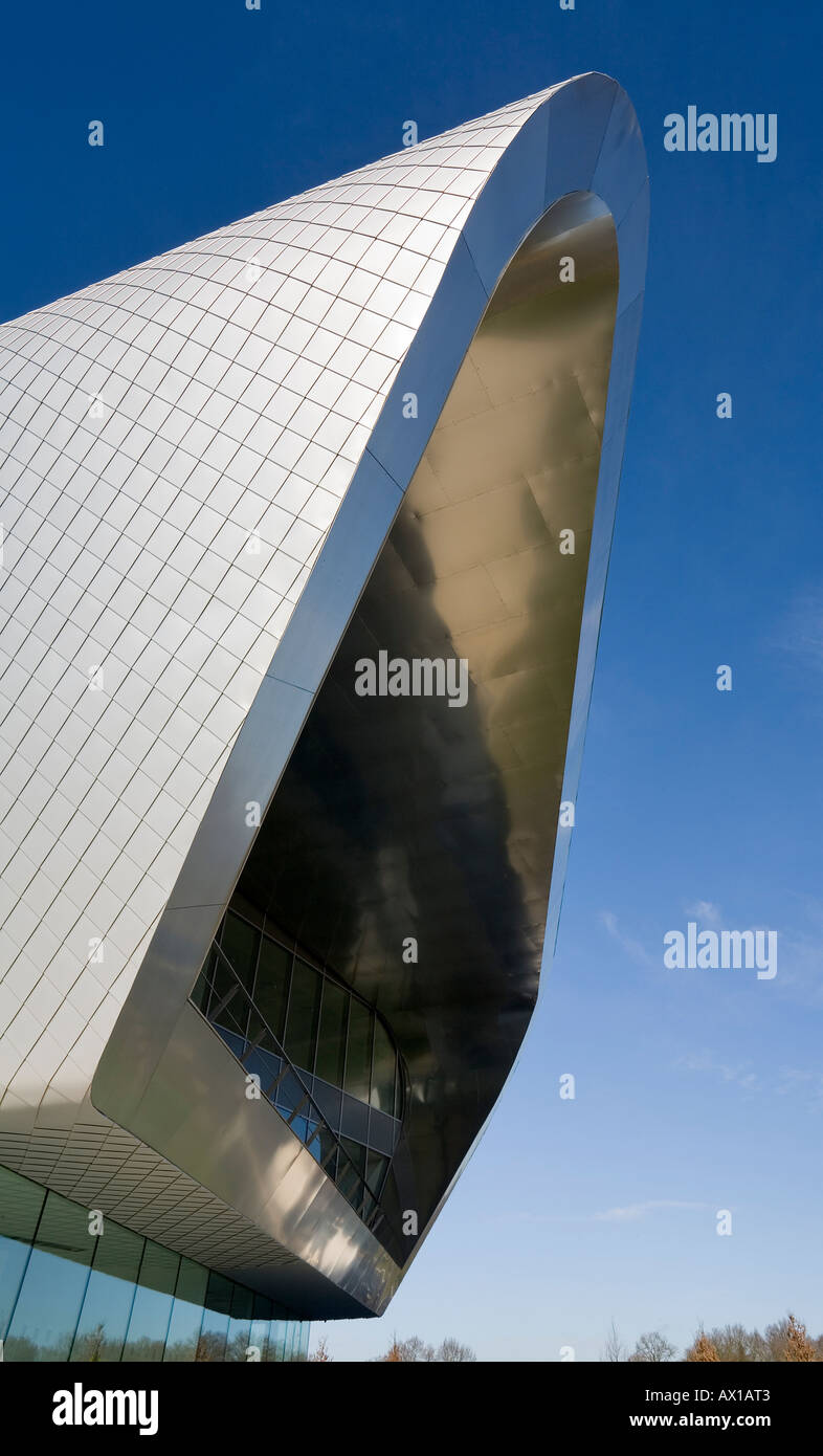 Farnborough airport terminal building hi-res stock photography and ...