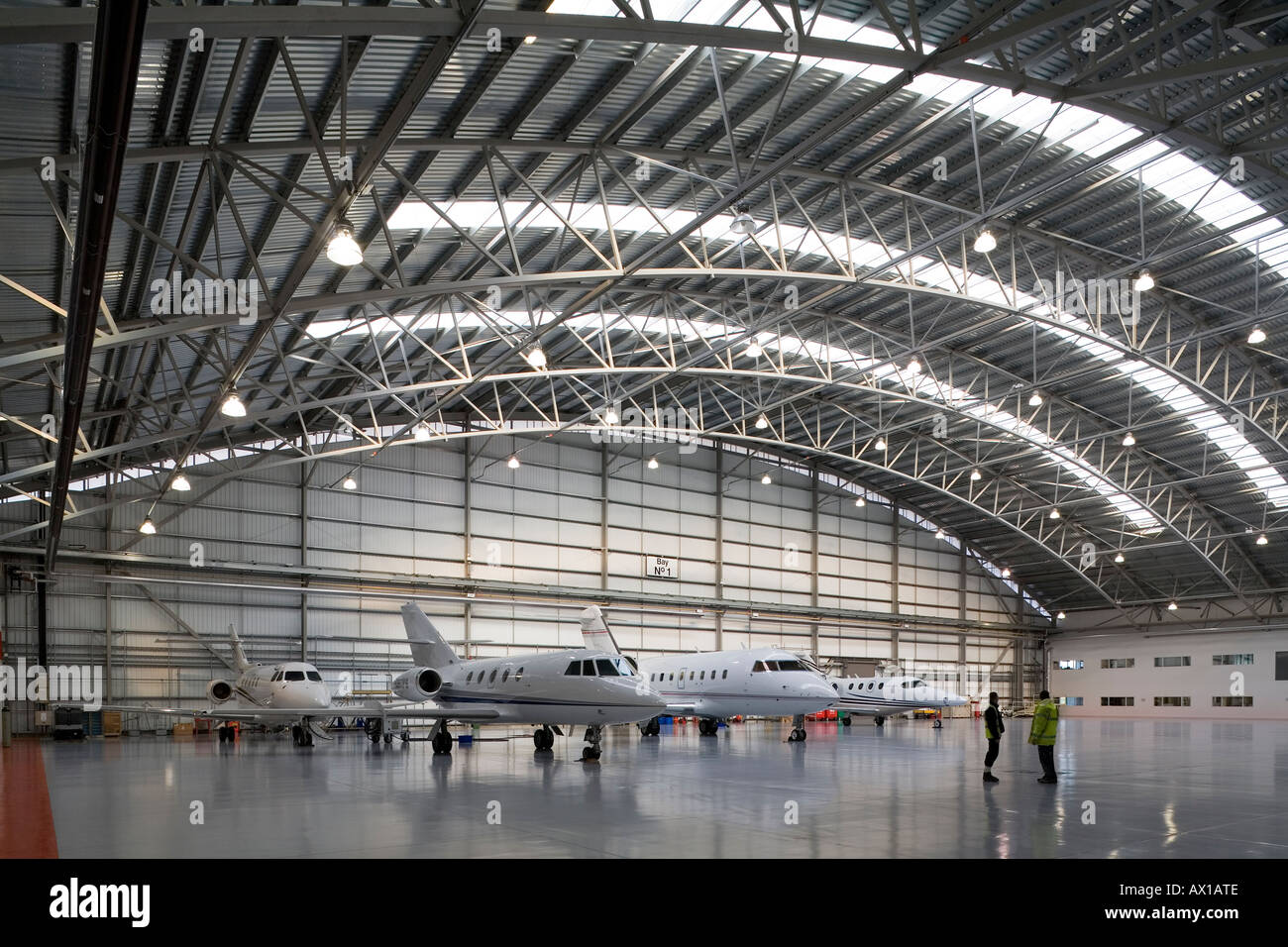 Aircraft hangar hi hi-res stock photography and images - Alamy
