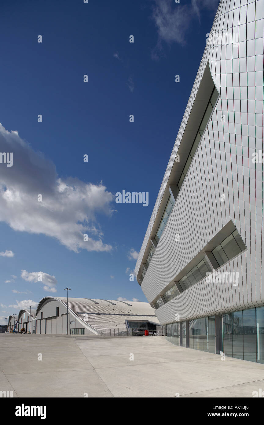 Farnborough airport terminal hi-res stock photography and images - Alamy