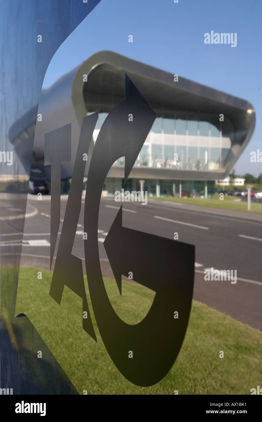 Farnborough road sign hi-res stock photography and images - Alamy