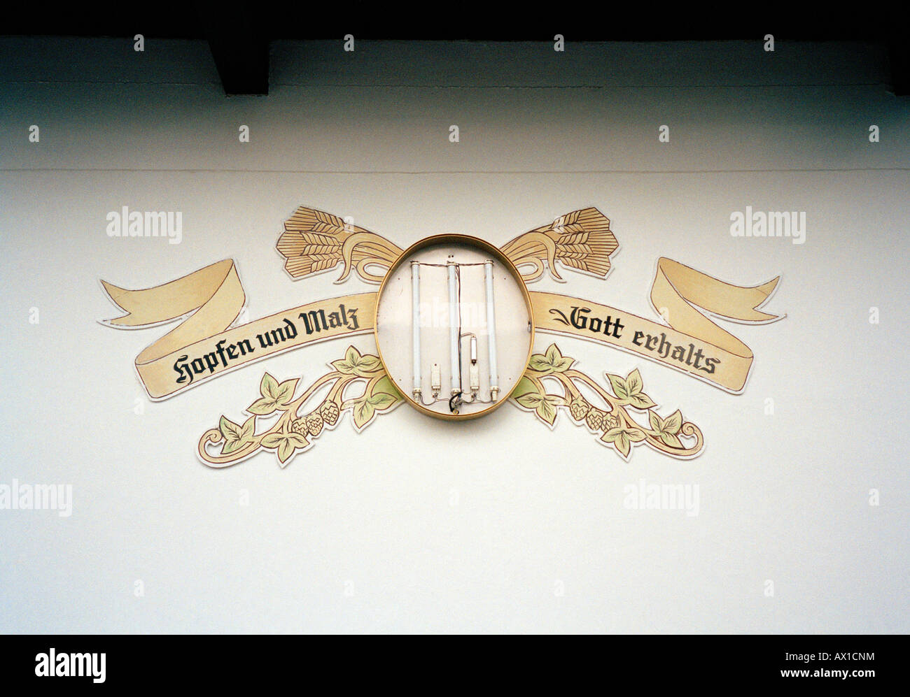 A broken sign Stock Photo - Alamy