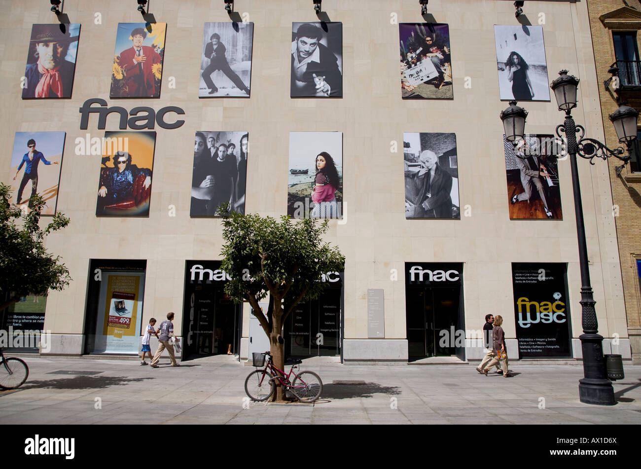 Fnac stores hi-res stock photography and images - Alamy