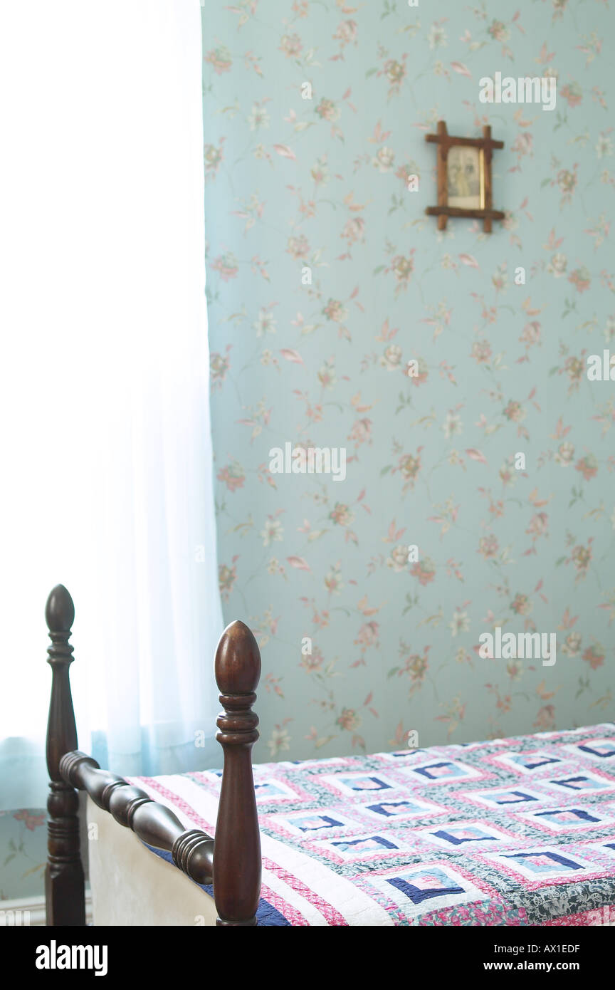 Patterned wallpaper hi-res stock photography and images - Alamy