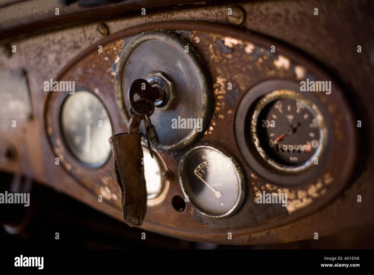 Car keys in a rusty dashboard Stock Photo - Alamy