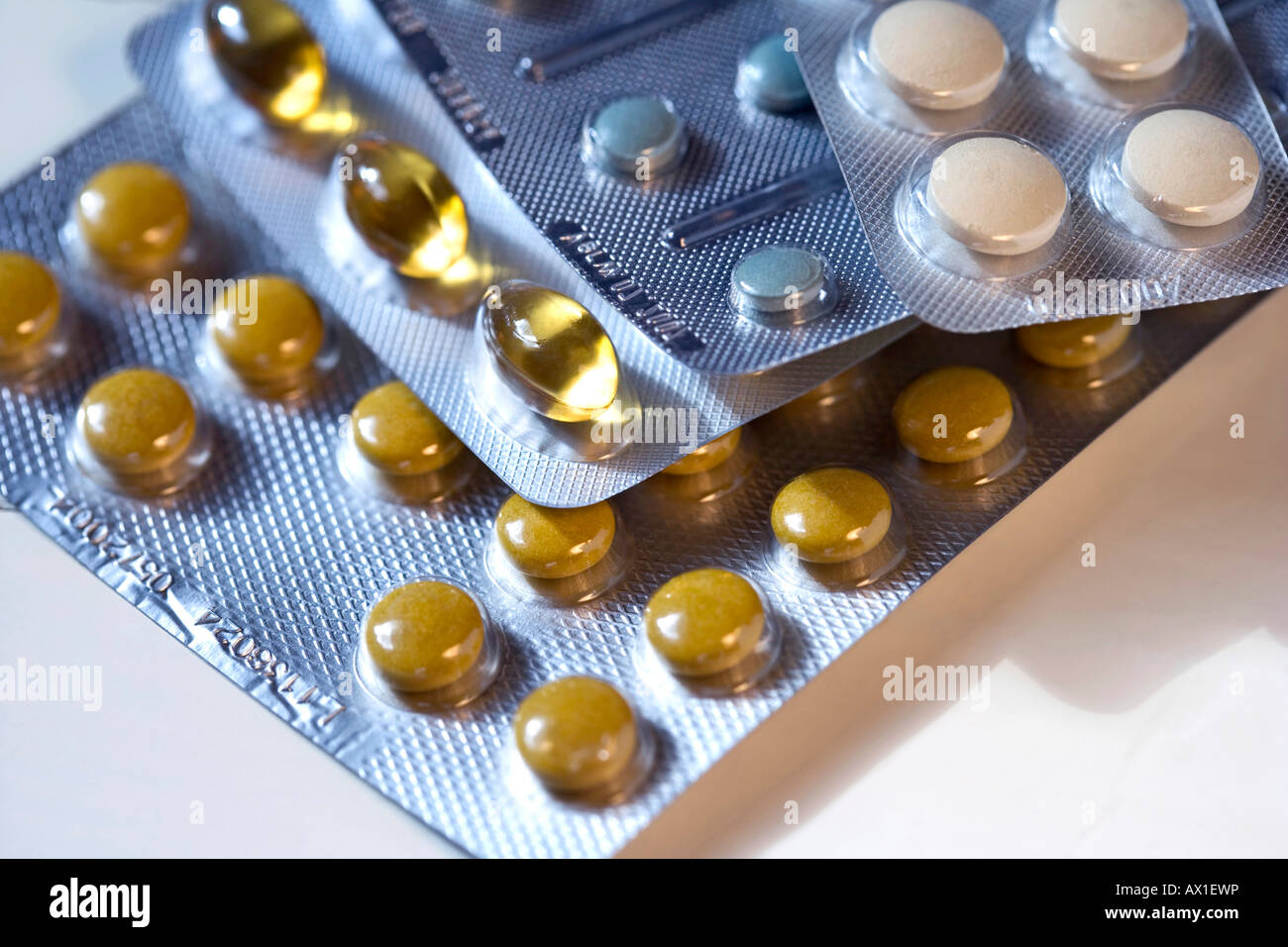 Food in packs hi-res stock photography and images - Alamy