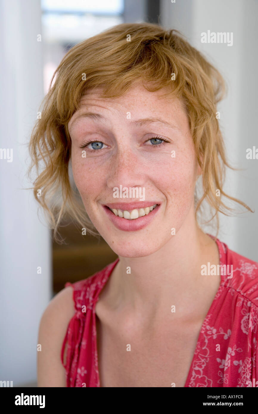 Raised eyebrows hi-res stock photography and images - Alamy