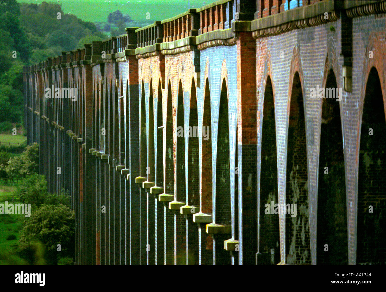 Harringworth Viaduct which crosses the Welland Valley between Rutland ...