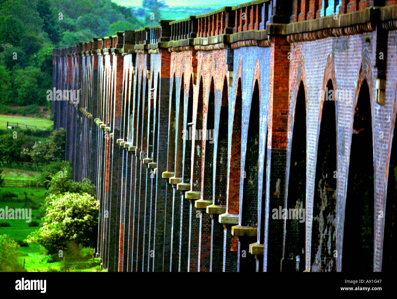 Harringworth Viaduct which crosses the Welland Valley between Rutland ...