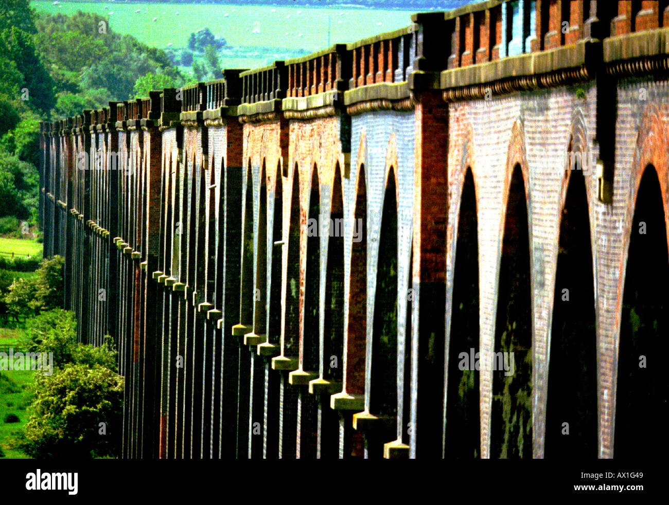Harringworth Viaduct which crosses the Welland Valley between Rutland ...