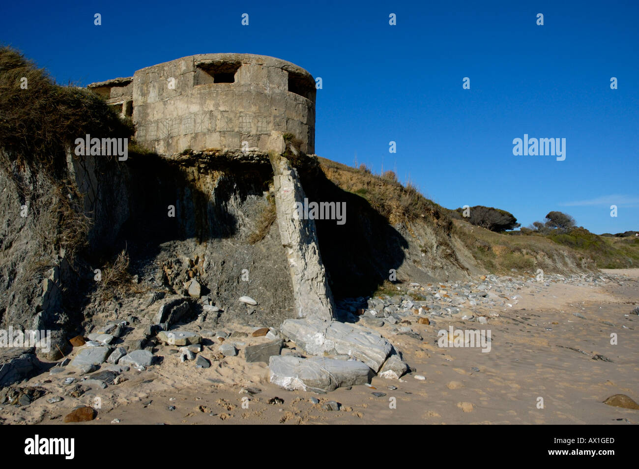 Blockhouse world war on beach hi-res stock photography and images - Alamy