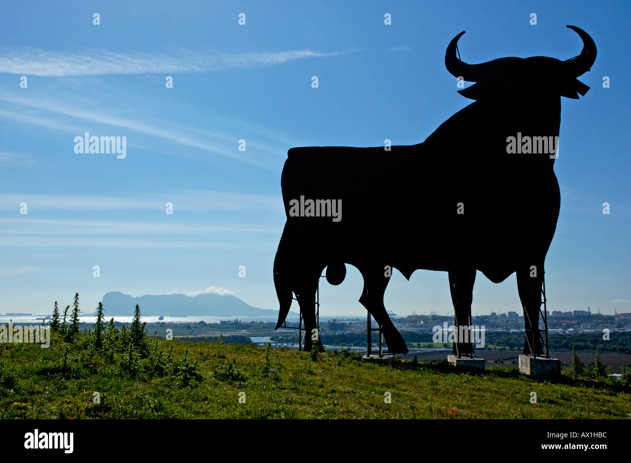 Osborne bull dominating landscape spain hi-res stock photography and ...