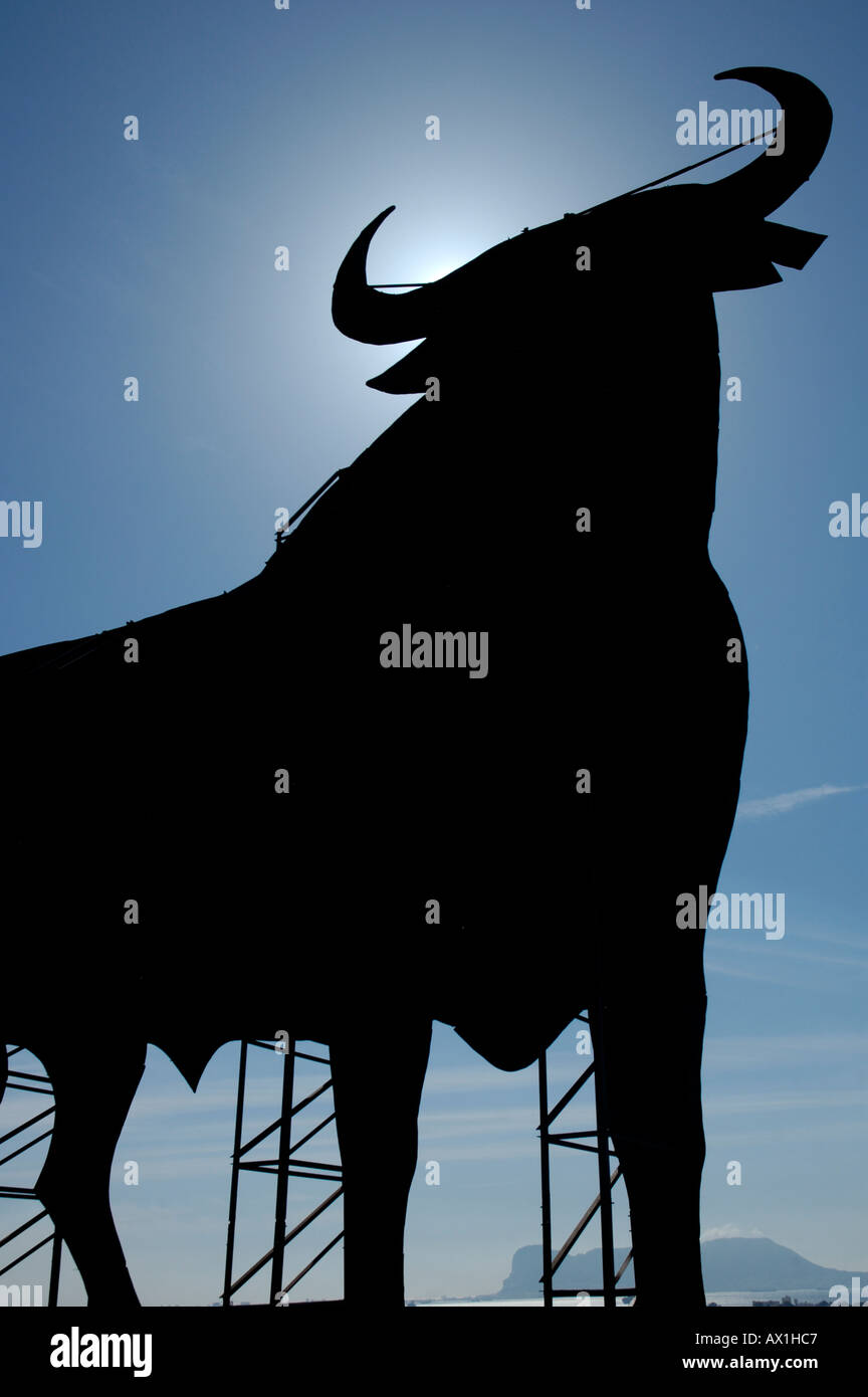 Osborne bull dominating landscape spain hi-res stock photography and ...