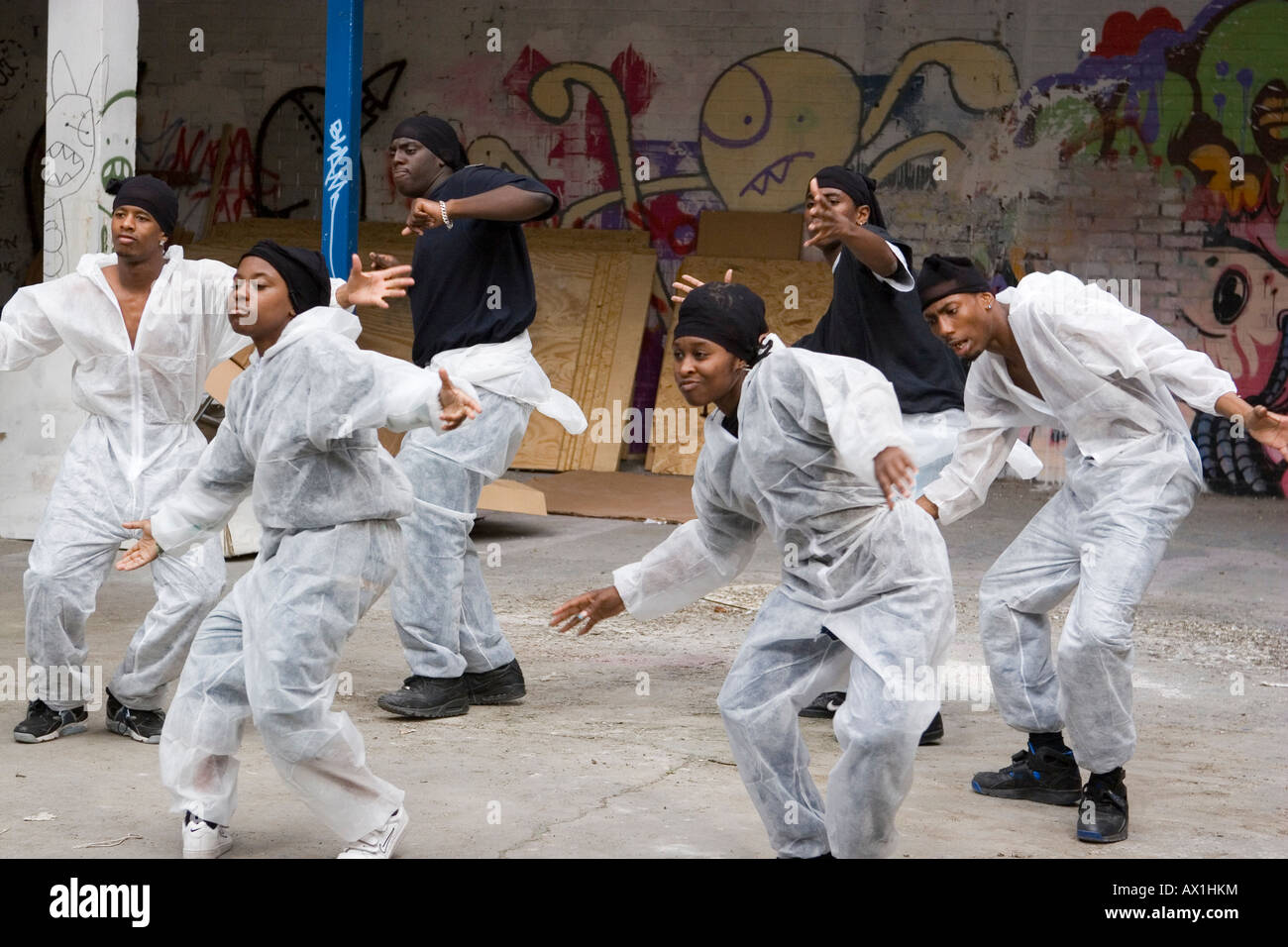 Action dance troupe hi-res stock photography and images - Alamy