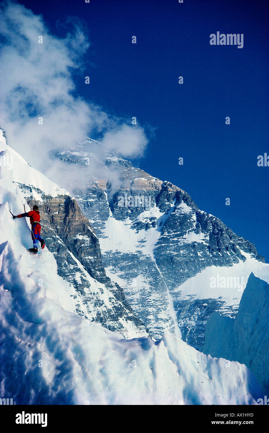 Ice climbing in the Rongbuk Glacier below Mount Everest Tibet Stock ...