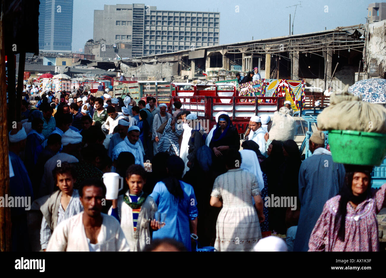 Cairo Egypt Crowd At Fruit Market Stock Photo - Alamy
