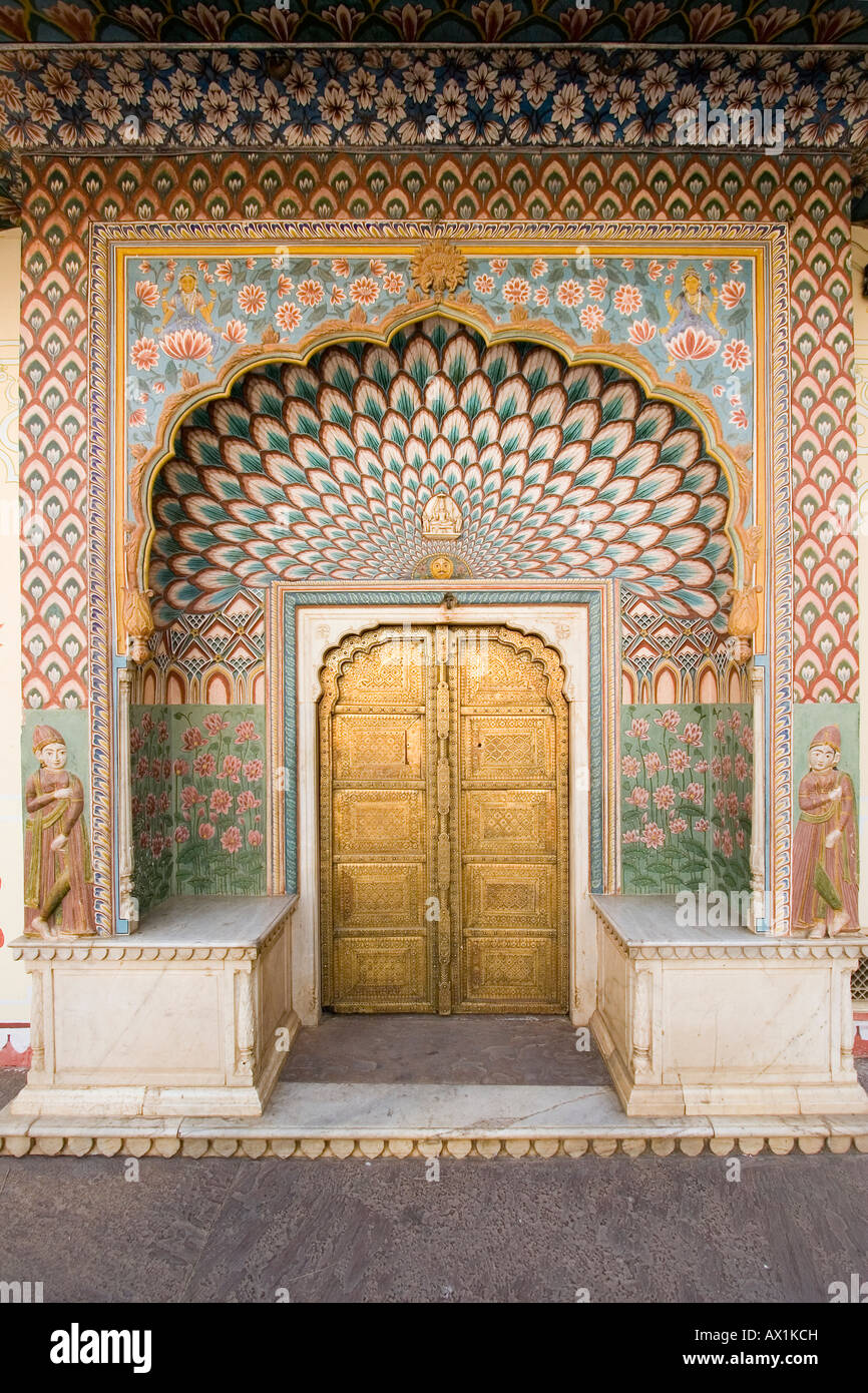 Lotus gate at city palace jaipur Stock Photo - Alamy
