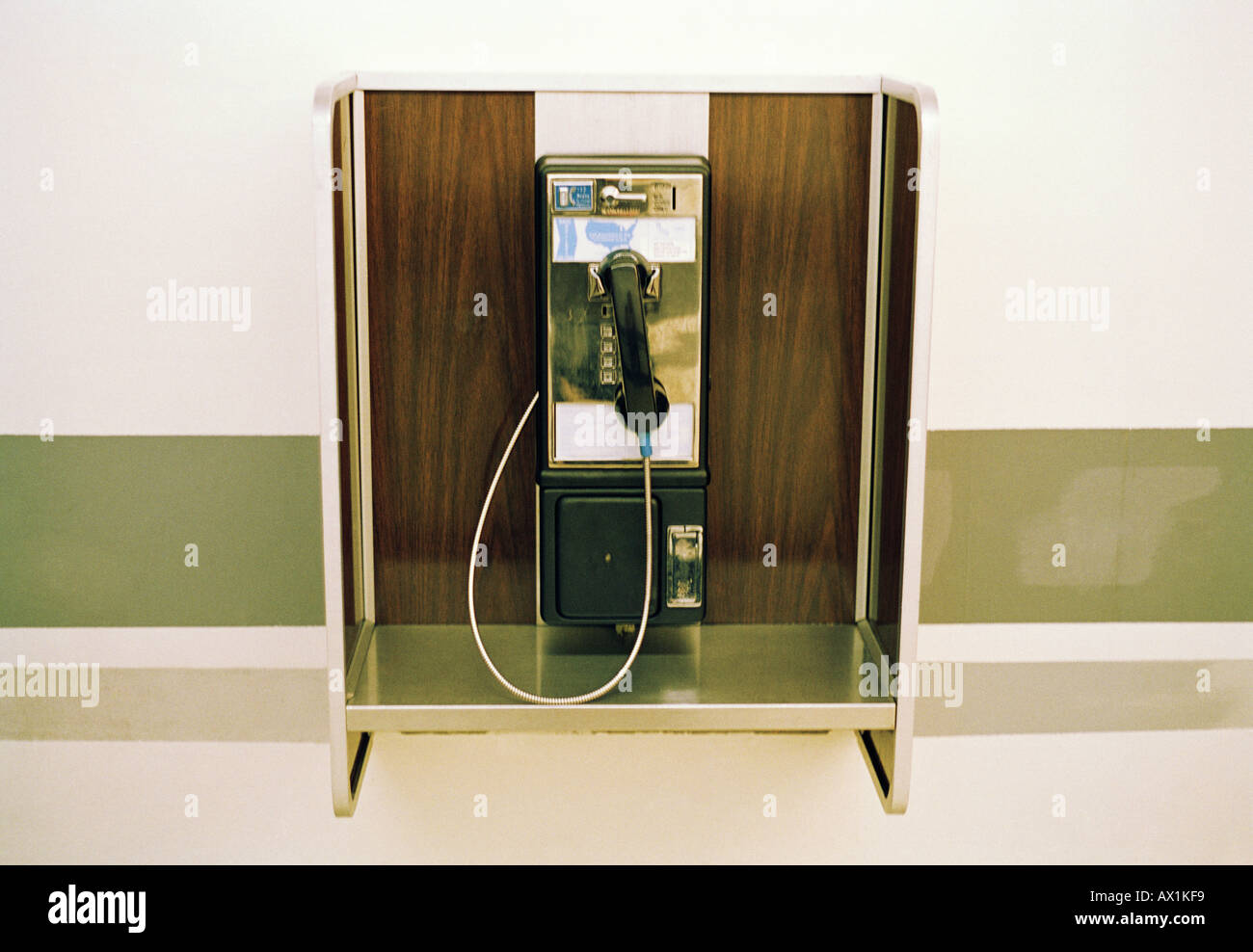 Wall mounted pay phone hi-res stock photography and images - Alamy