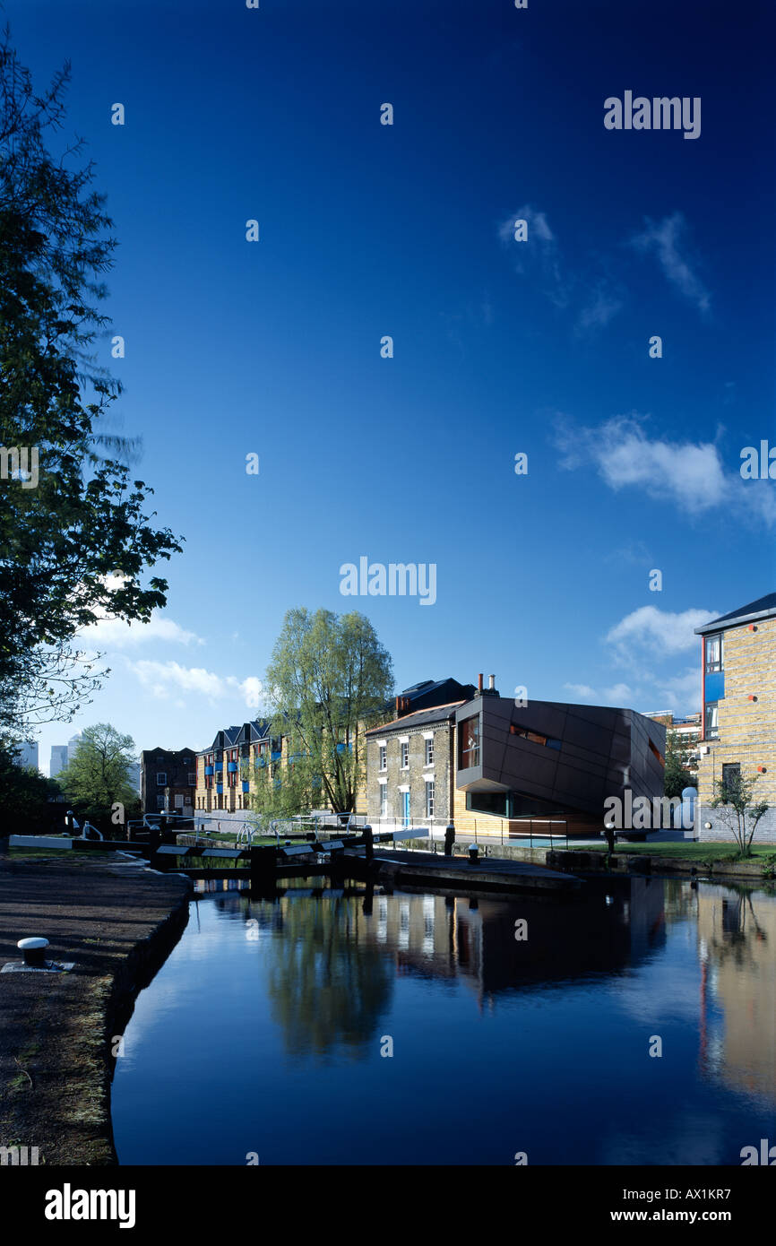 QUEEN MARY GRADUATE FACILITY - LOCK KEEPER’S COTTAGE, LONDON, UK Stock ...