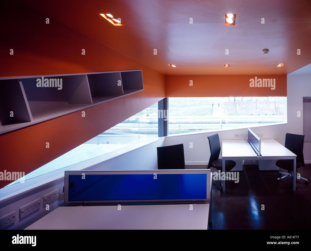 QUEEN MARY GRADUATE FACILITY - LOCK KEEPER’S COTTAGE, LONDON, UK Stock ...