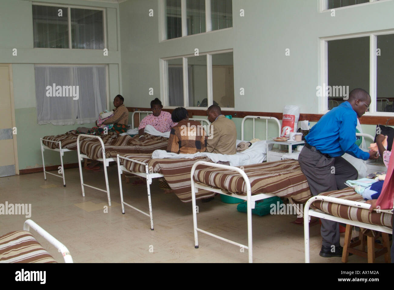 Africa hospital ward patients beds hi-res stock photography and images ...