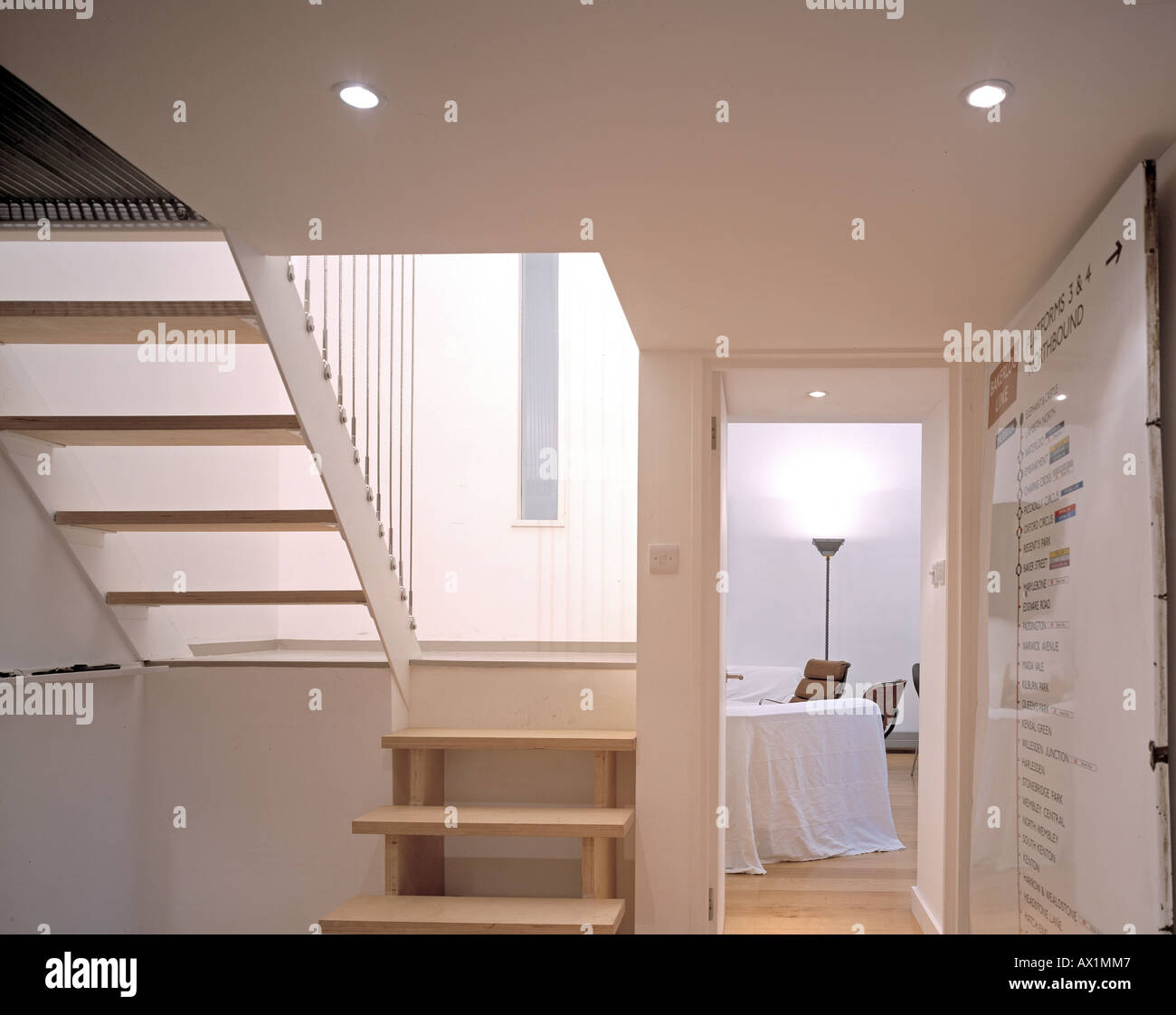 Flat inside uk hi-res stock photography and images - Alamy