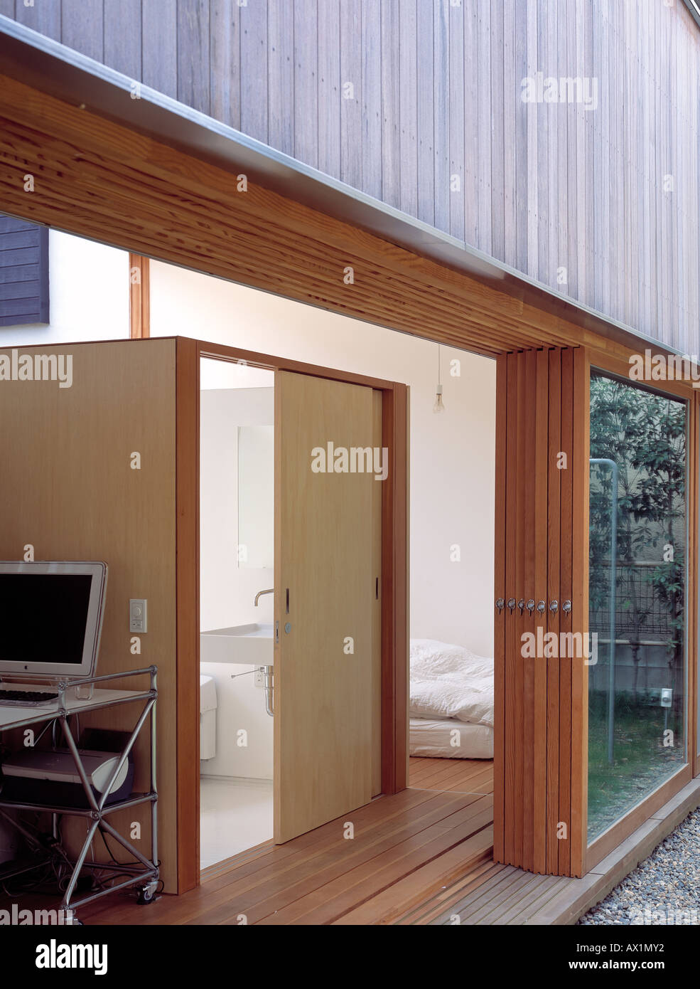 Japan house engawa hi-res stock photography and images - Alamy