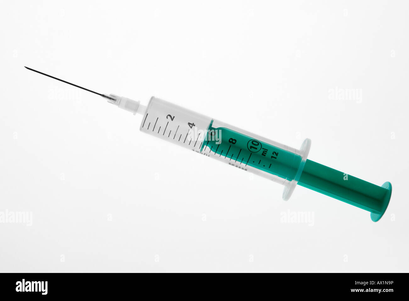 Syringe color hi-res stock photography and images - Alamy