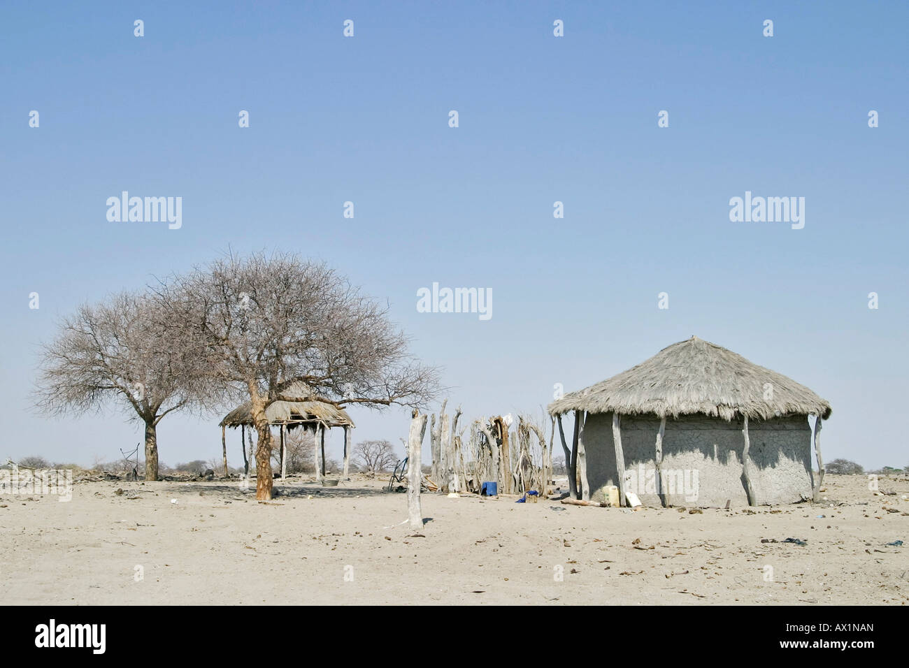 African hut at the Sowa Pan, Makgadikgadi pans, Botswana, Africa Stock ...