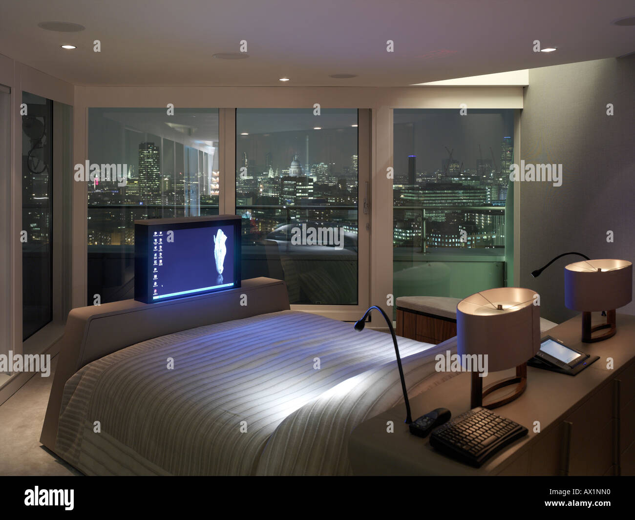 Tv centre at night london hi-res stock photography and images - Alamy