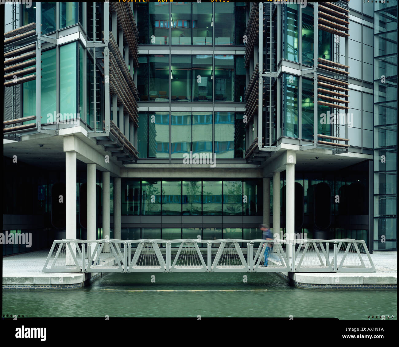 Rolling bridge london hi-res stock photography and images - Alamy