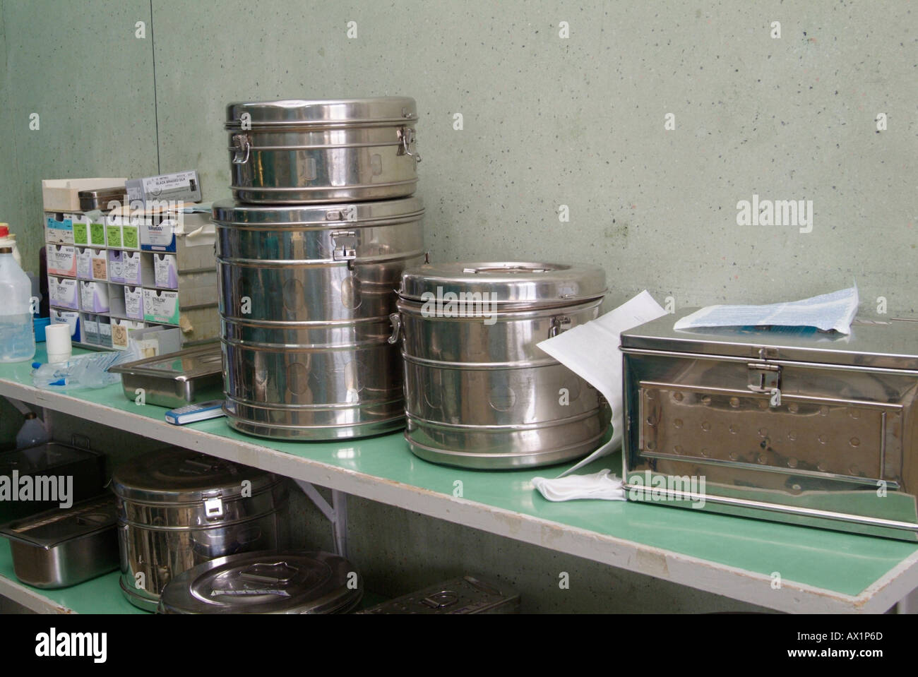 Surgical containers hi-res stock photography and images - Alamy