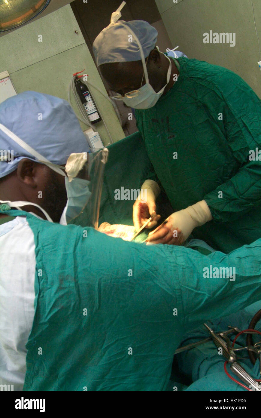 Closing The Incision High Resolution Stock Photography and Images - Alamy