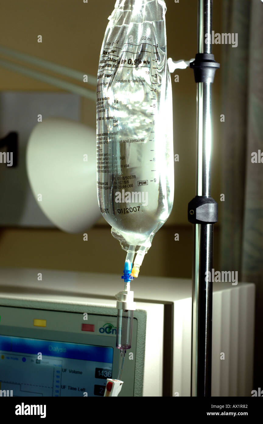 Saline nhs hi-res stock photography and images - Alamy