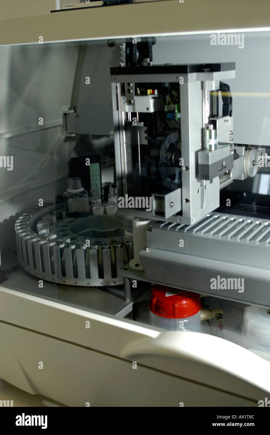 Chemistry analyser hi-res stock photography and images - Alamy