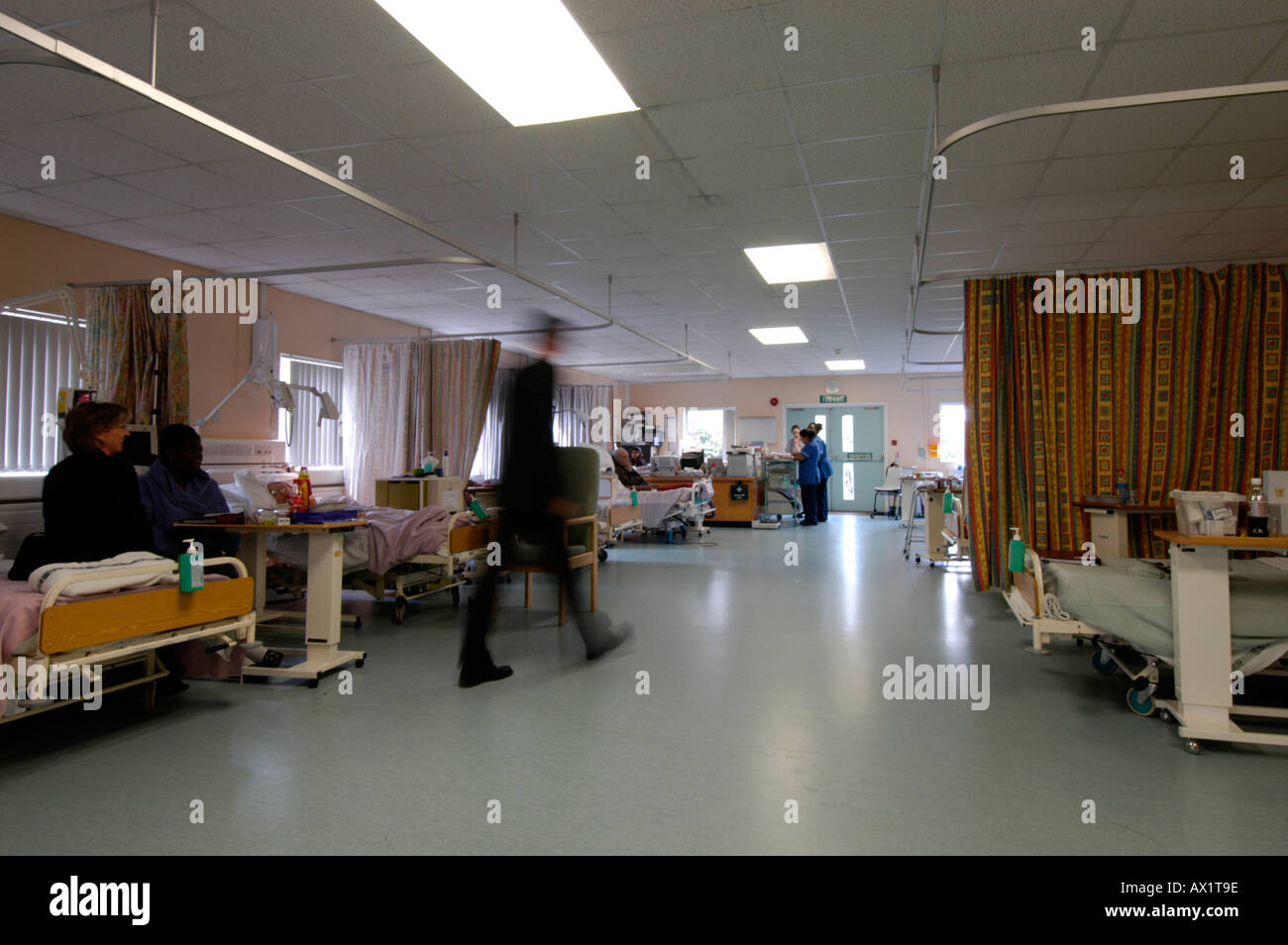 Nhs hospital ward beds hi-res stock photography and images - Alamy