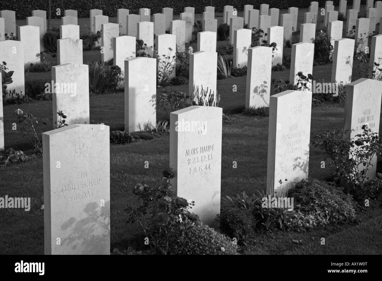 Commonwealth cemetery normandy Black and White Stock Photos & Images ...