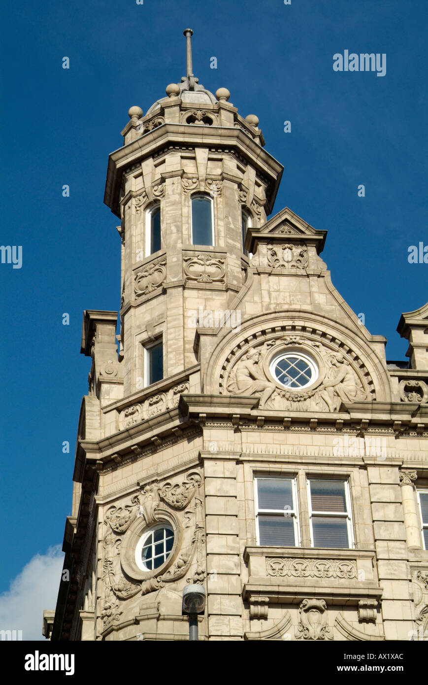 Central leeds hi-res stock photography and images - Alamy