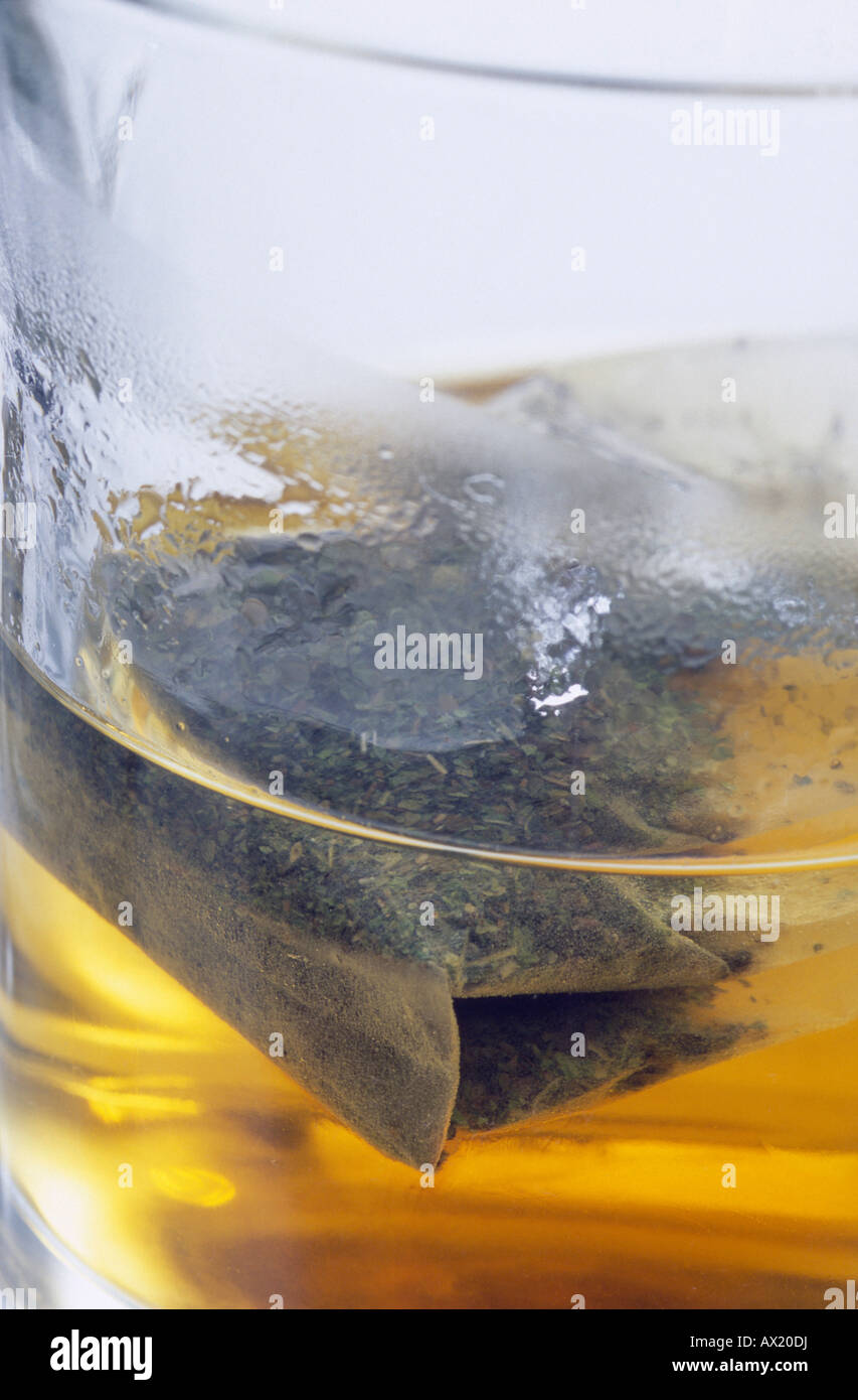 Trinkt tee hi-res stock photography and images - Alamy